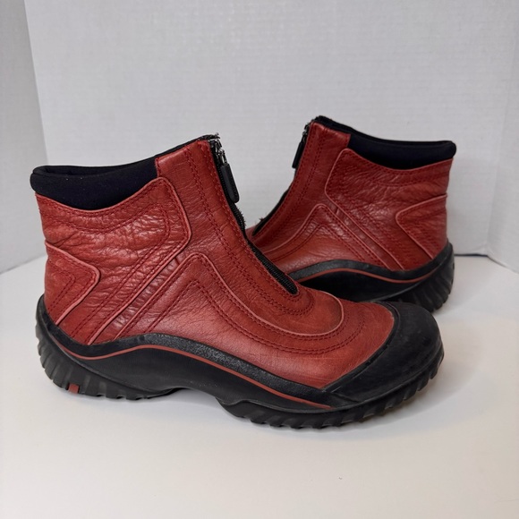 Clarks | Shoes | Clarks Red And Black Waterproof Womens Boots | Poshmark